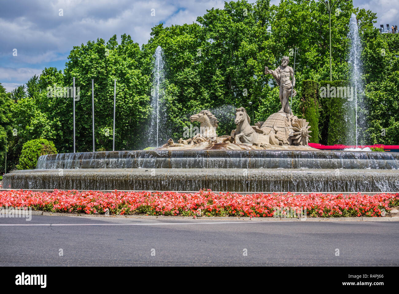 fountain of neptune (fuente de neptuno) one of the most famous landmark ...