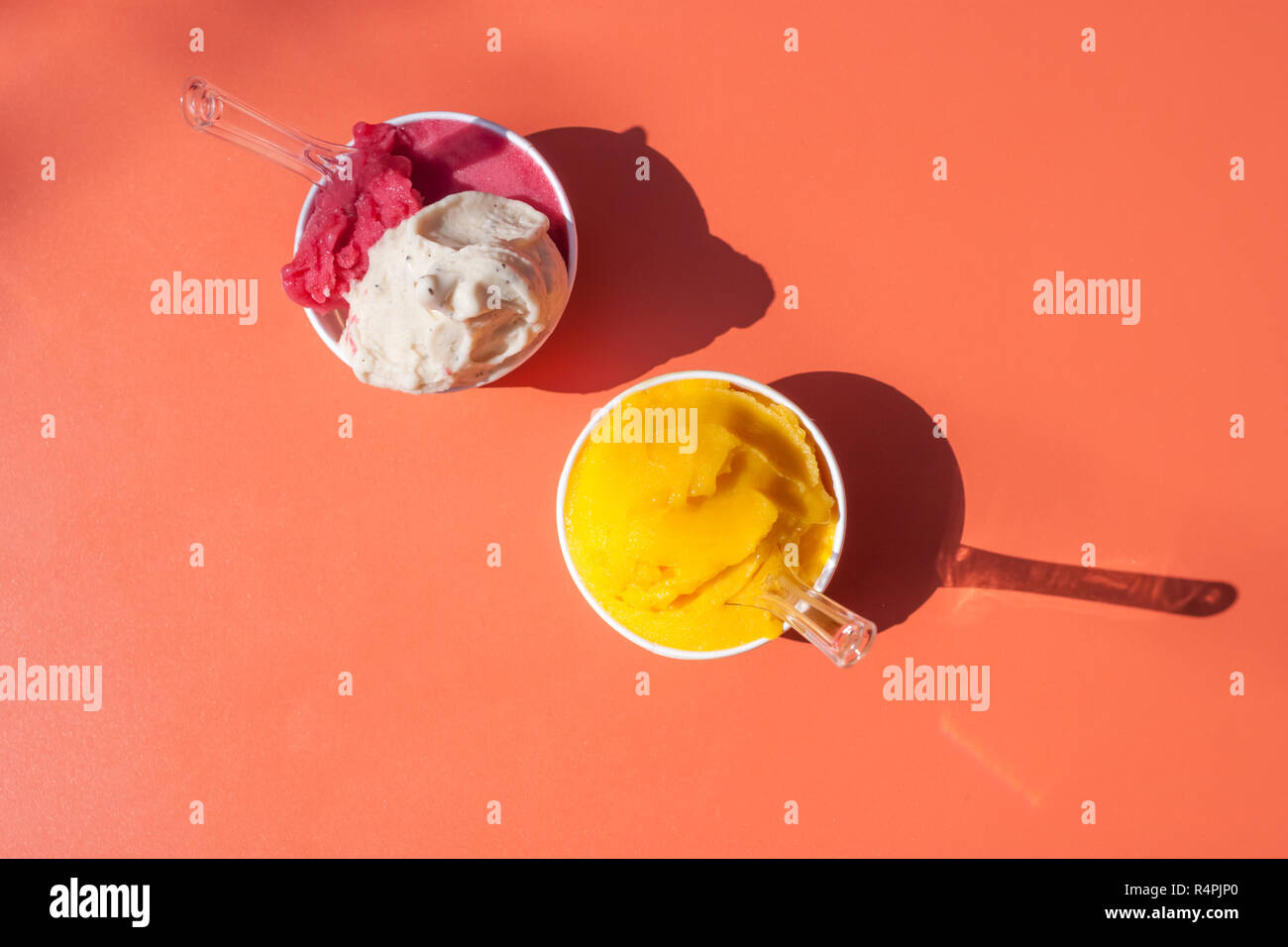Italian ice paper cup hi-res stock photography and images - Alamy