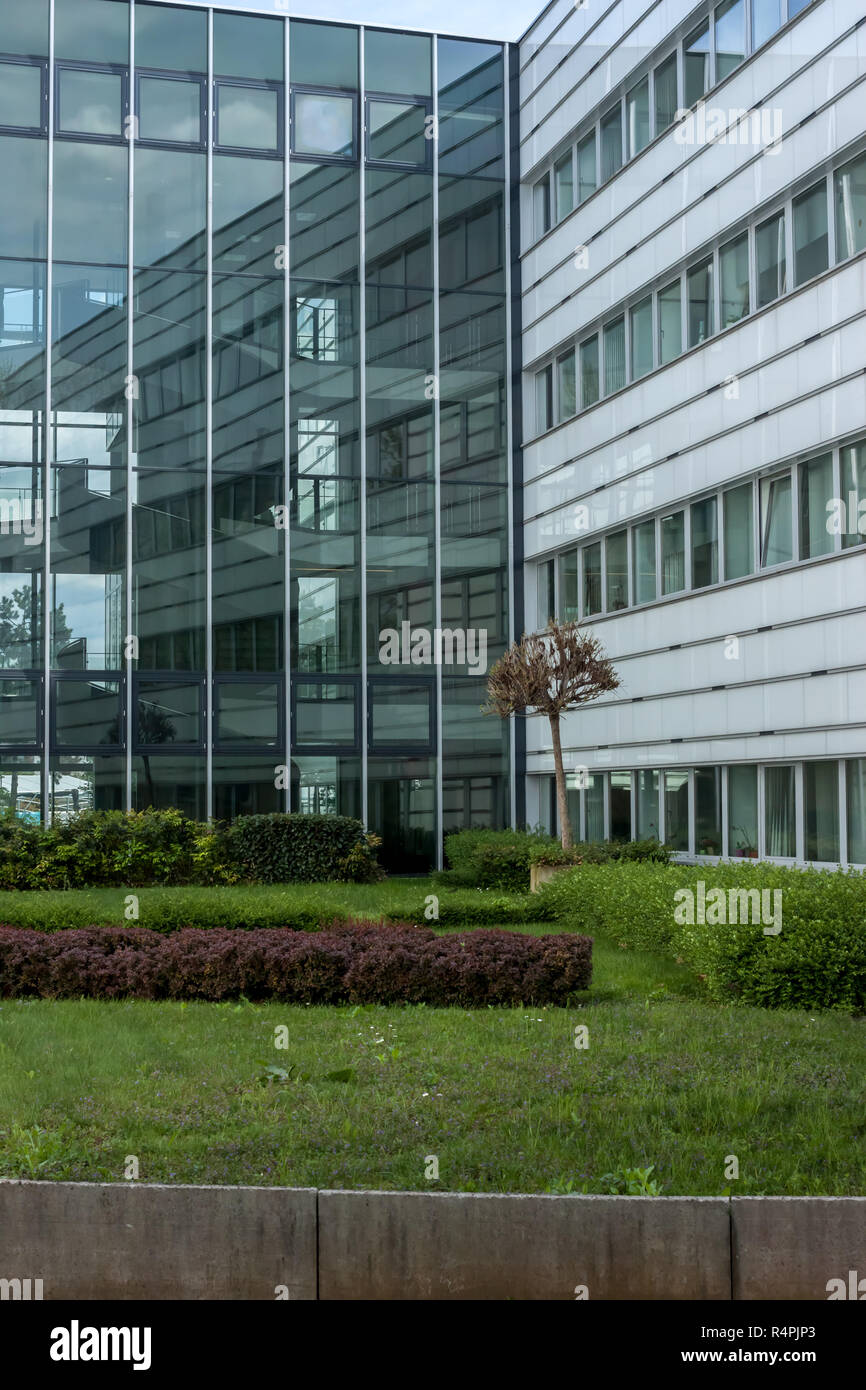 modern business center exterior facade Stock Photo - Alamy