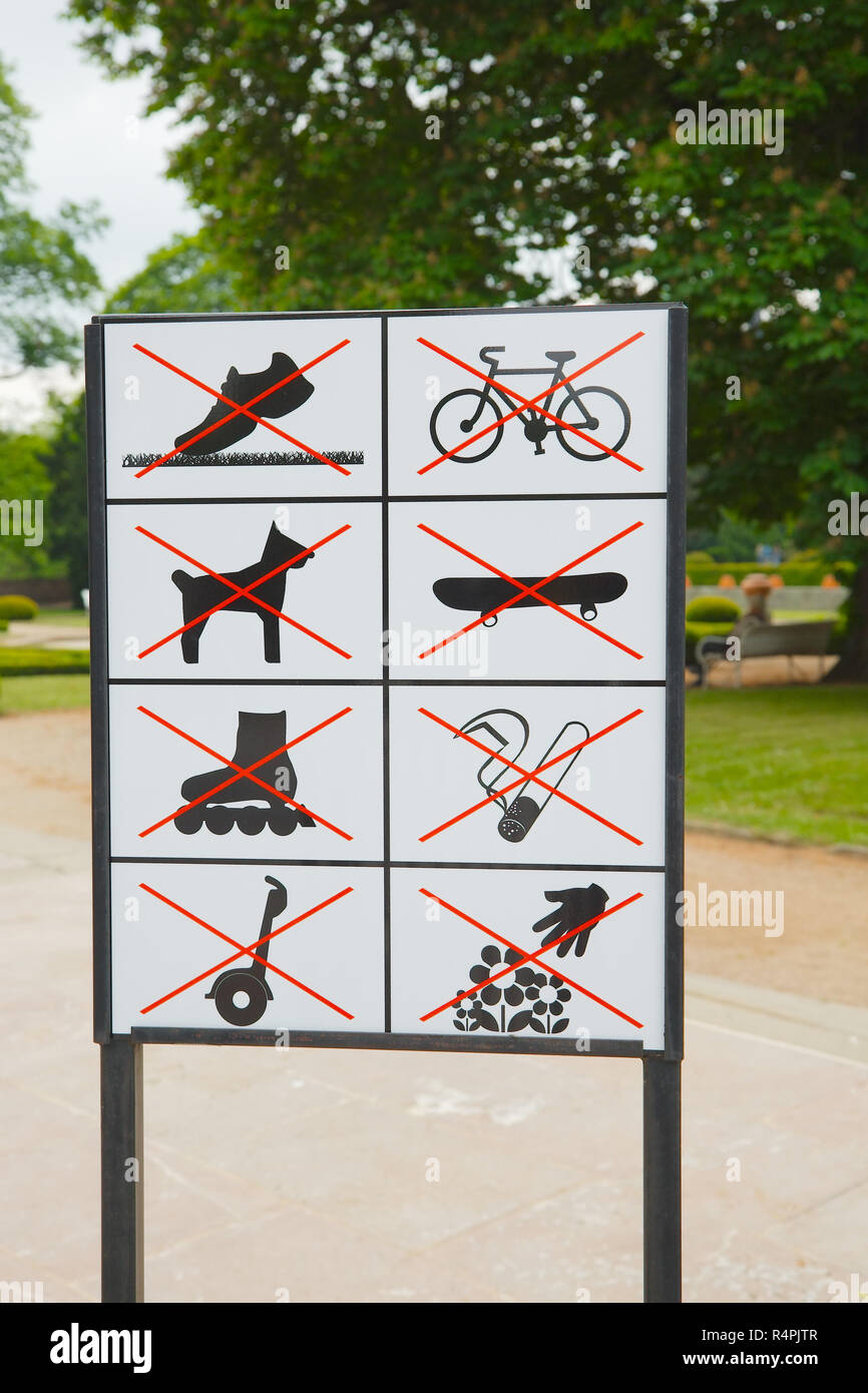 Signboard with rules Stock Photo - Alamy