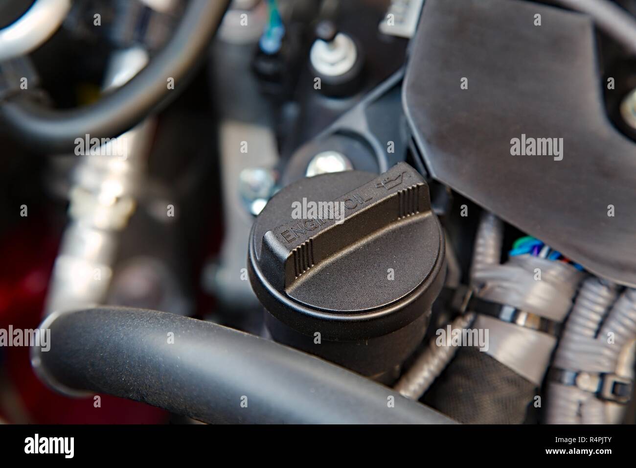Engine oil cap Stock Photo - Alamy