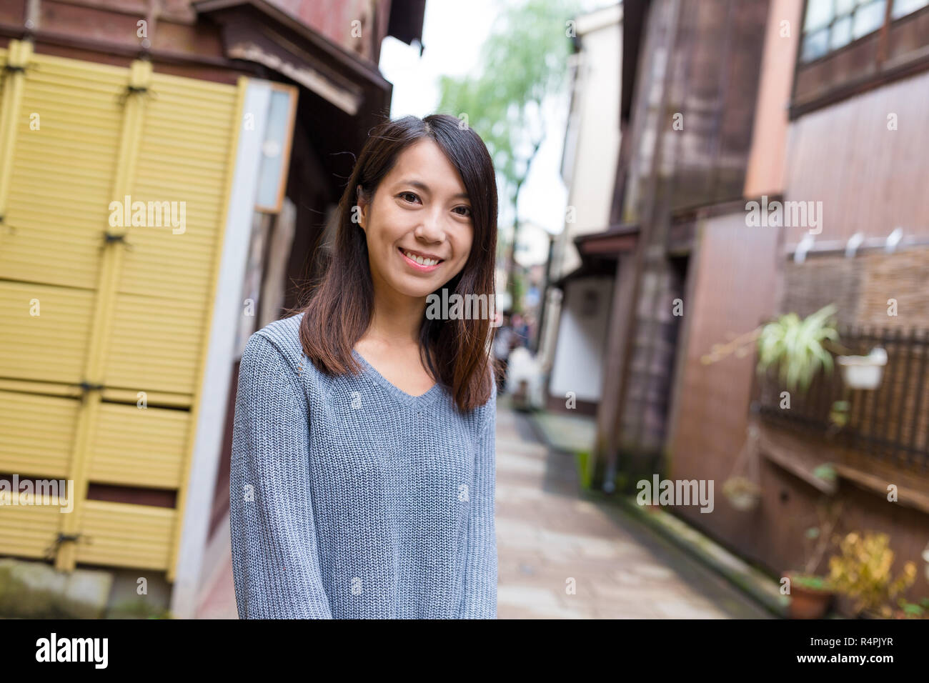 Young woman visit kanazawa Stock Photo - Alamy