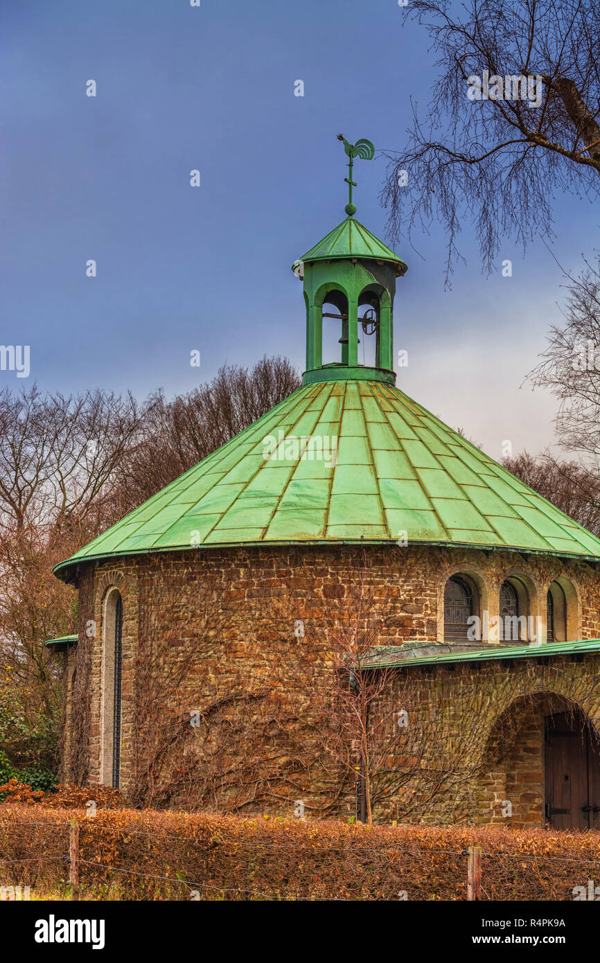 Small wedding chapel hi-res stock photography and images - Alamy