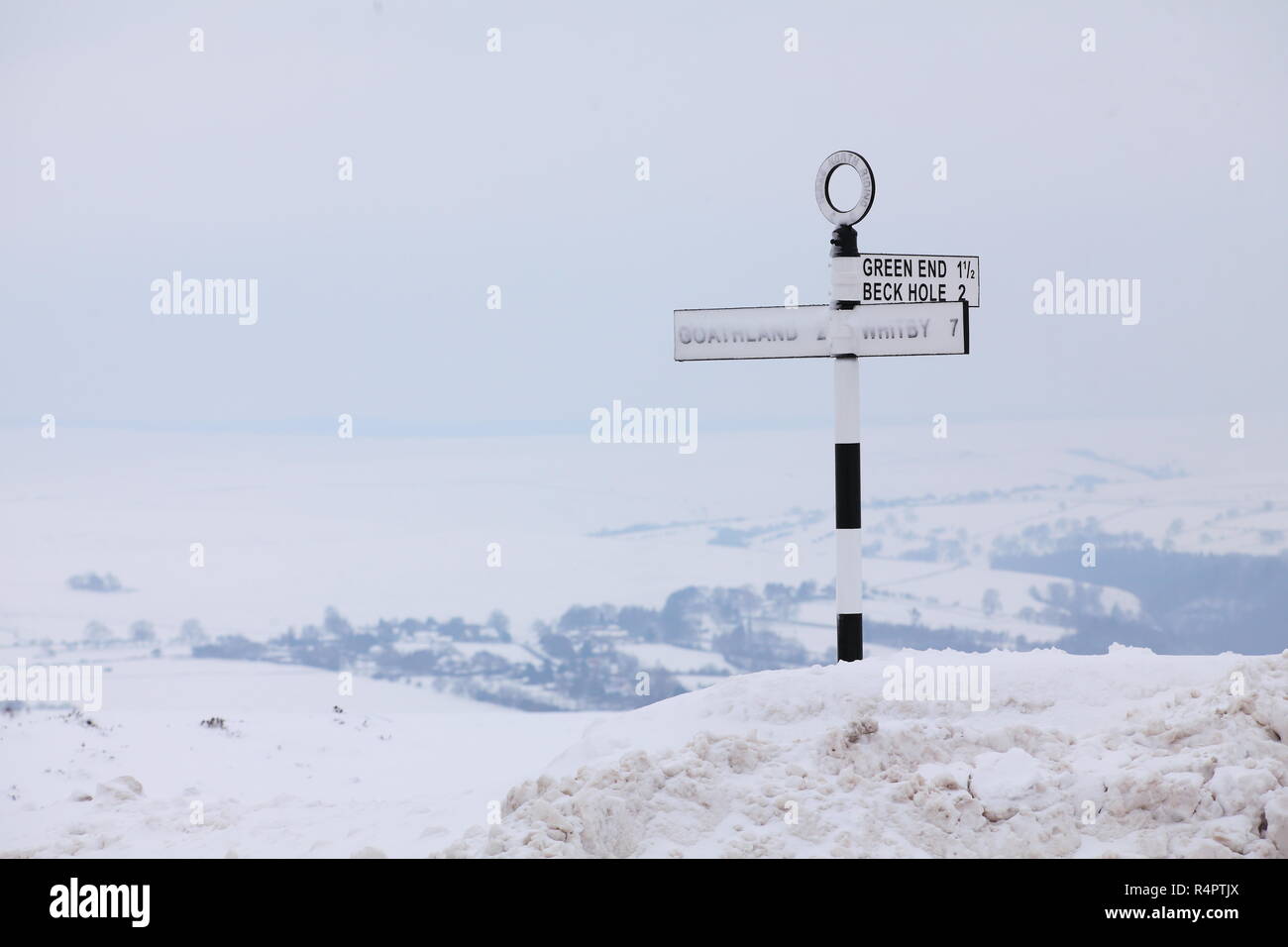 Road signs north yorkshire hi-res stock photography and images - Alamy