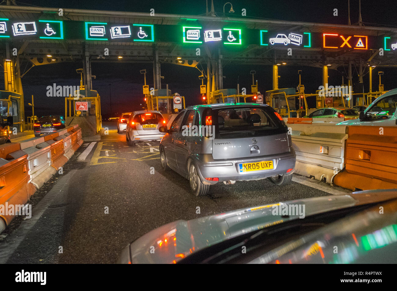 Fee booth hi-res stock photography and images - Alamy