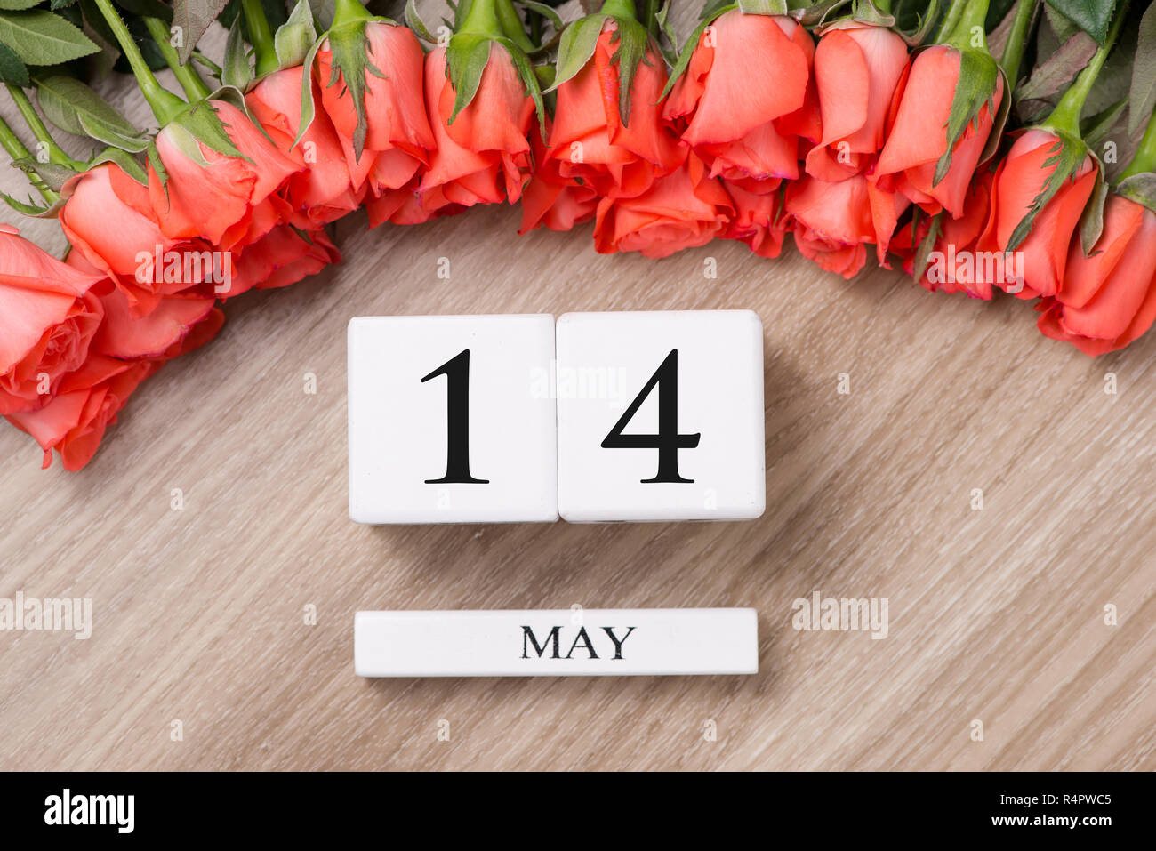 Paper calendar cube hi-res stock photography and images - Alamy