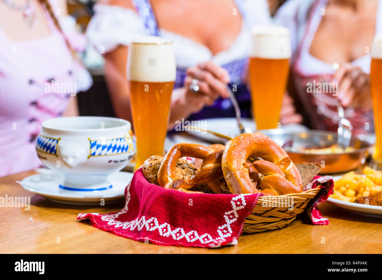 Friends lunch restaurant germany hi-res stock photography and images ...