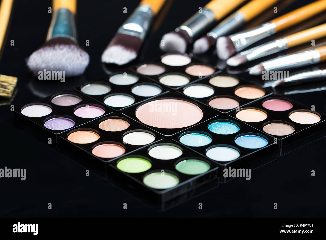 Eye shadow pallet close hi-res stock photography and images - Alamy
