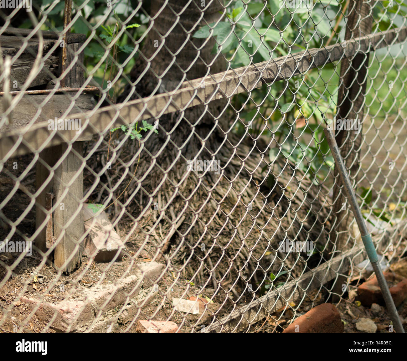 COLOR PHOTO OF CHAIN-LINK FENCE Stock Photo - Alamy