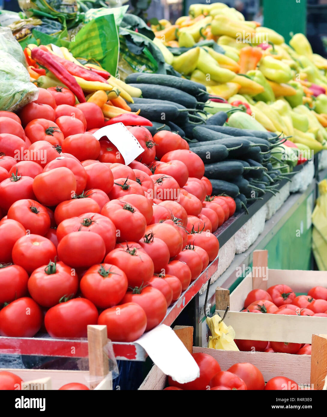 Tomato market stall Stock Photo - Alamy