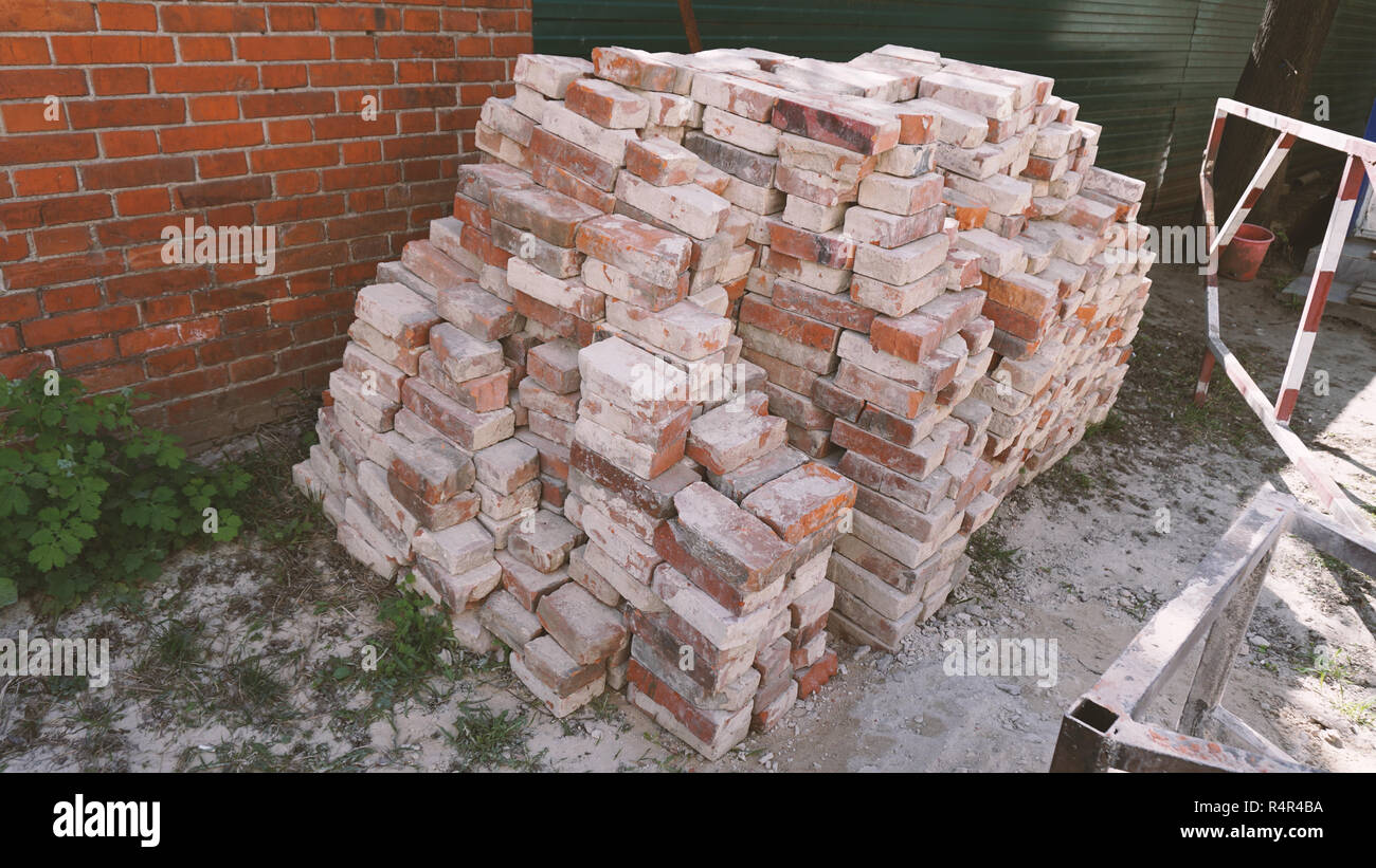Bad Bricks Masonry High Resolution Stock Photography and Images - Alamy