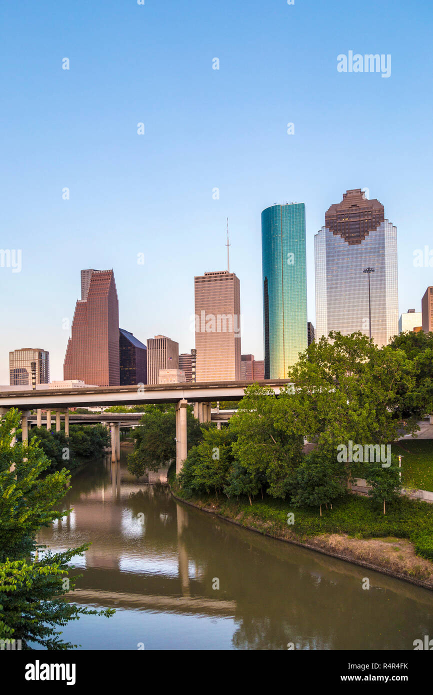 Houston skyline sunset beautiful sky hi-res stock photography and ...