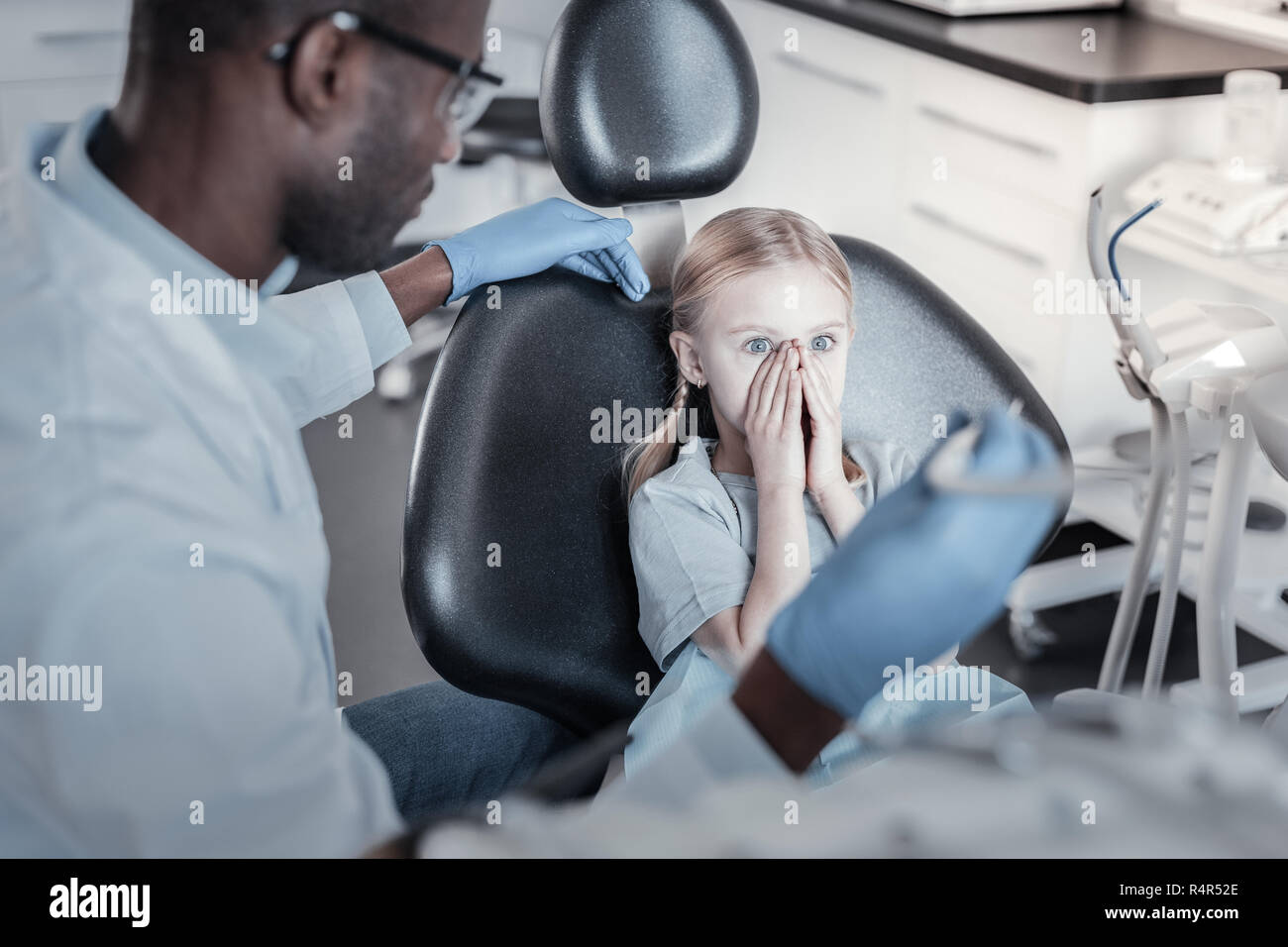 Doctor and shocked patient hi-res stock photography and images - Alamy