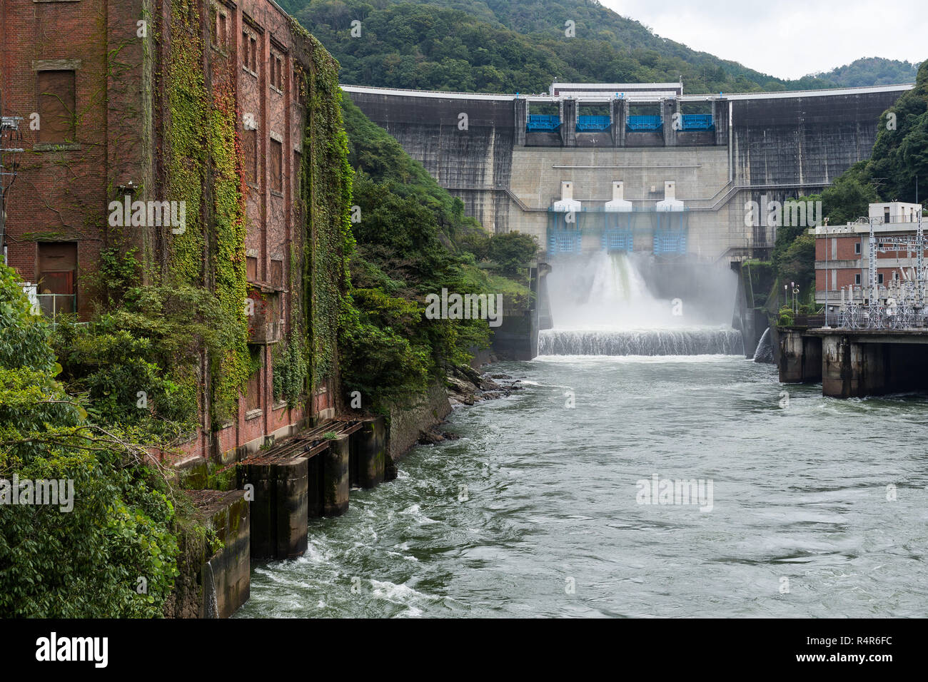 Uji station hi-res stock photography and images - Alamy