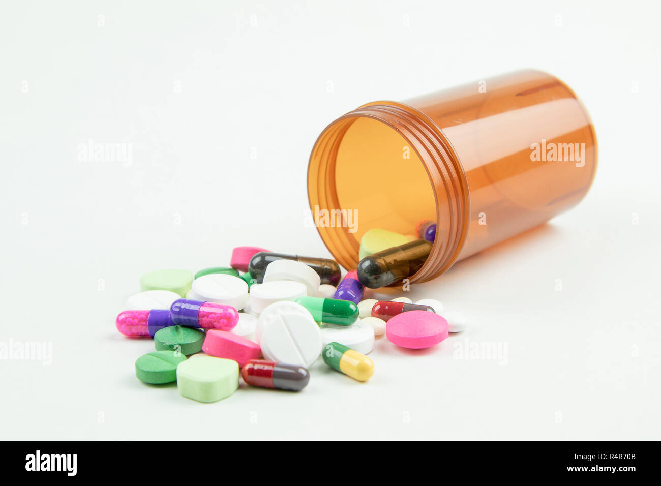 Antihistamine tablets hi-res stock photography and images - Alamy
