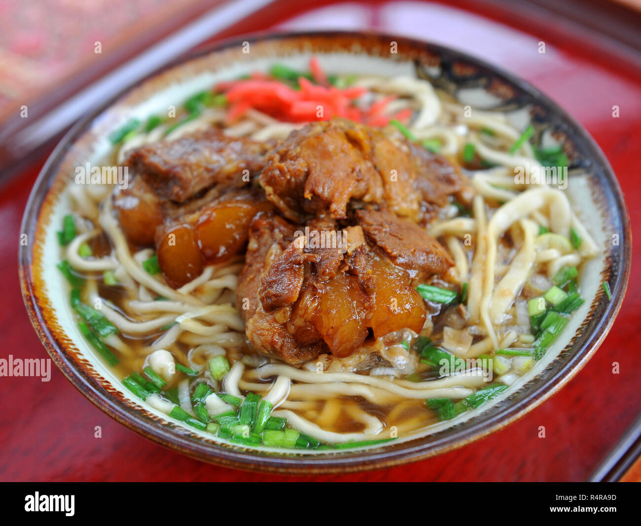 Ramen udon noodle with sauteed beef in bowl Stock Photo - Alamy