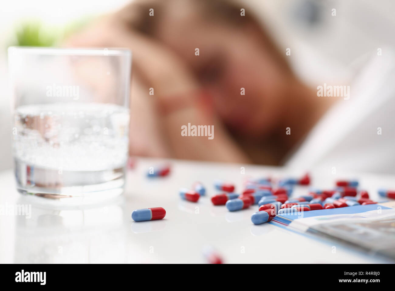 Take drugs hi-res stock photography and images - Alamy