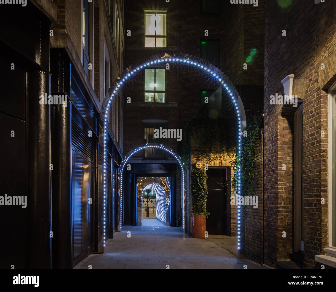 Covent Garden In Evening London Stock Photos & Covent Garden In Evening ...