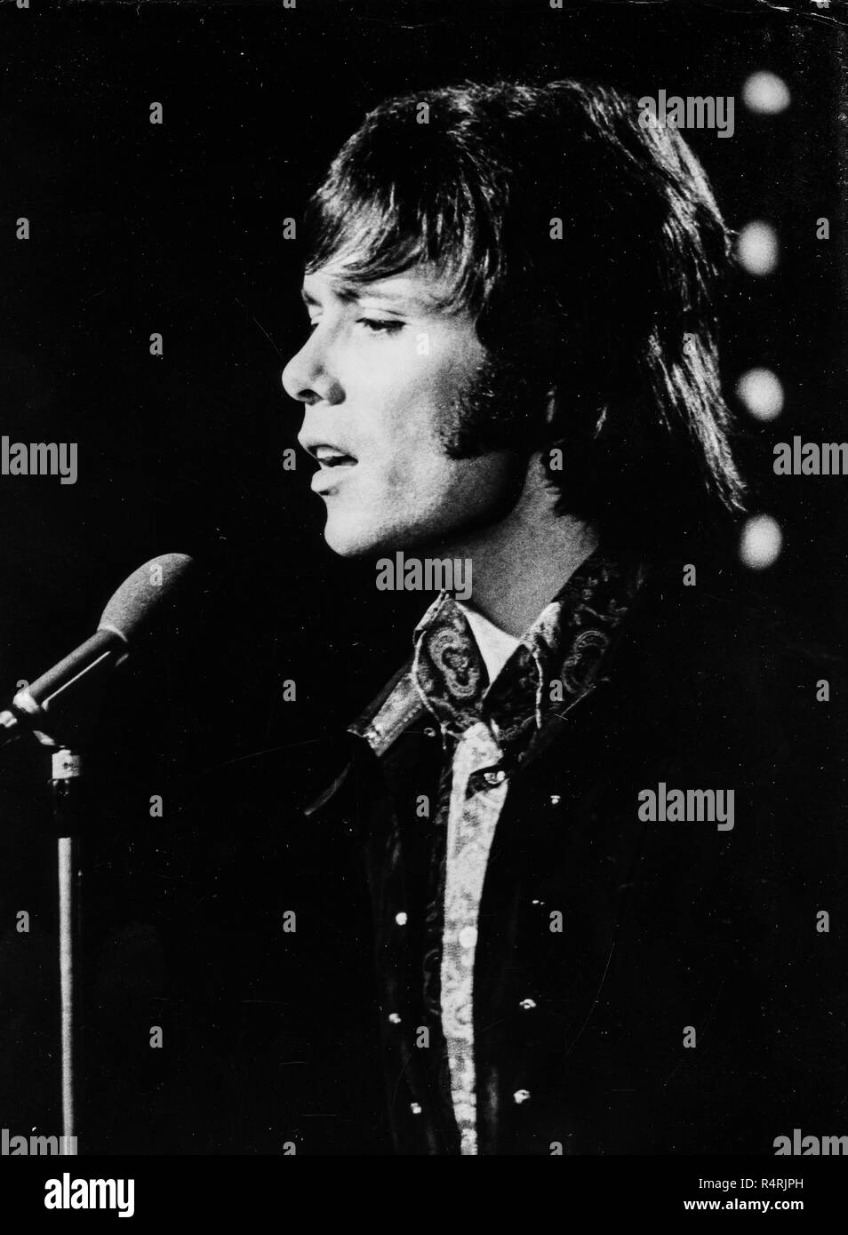 Cliff richard music singer hi-res stock photography and images - Alamy