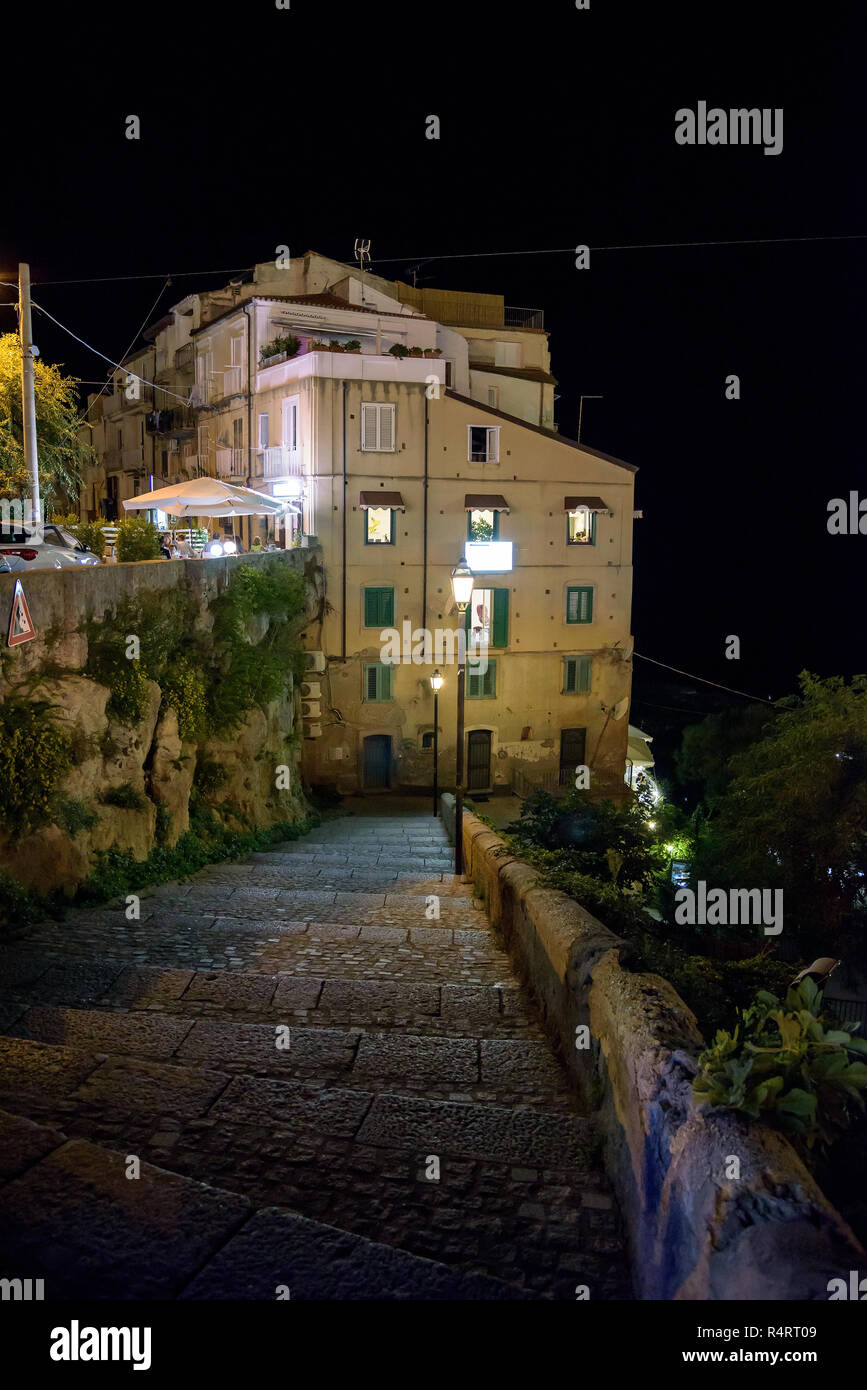 Historic cliff top buildings hi-res stock photography and images - Alamy