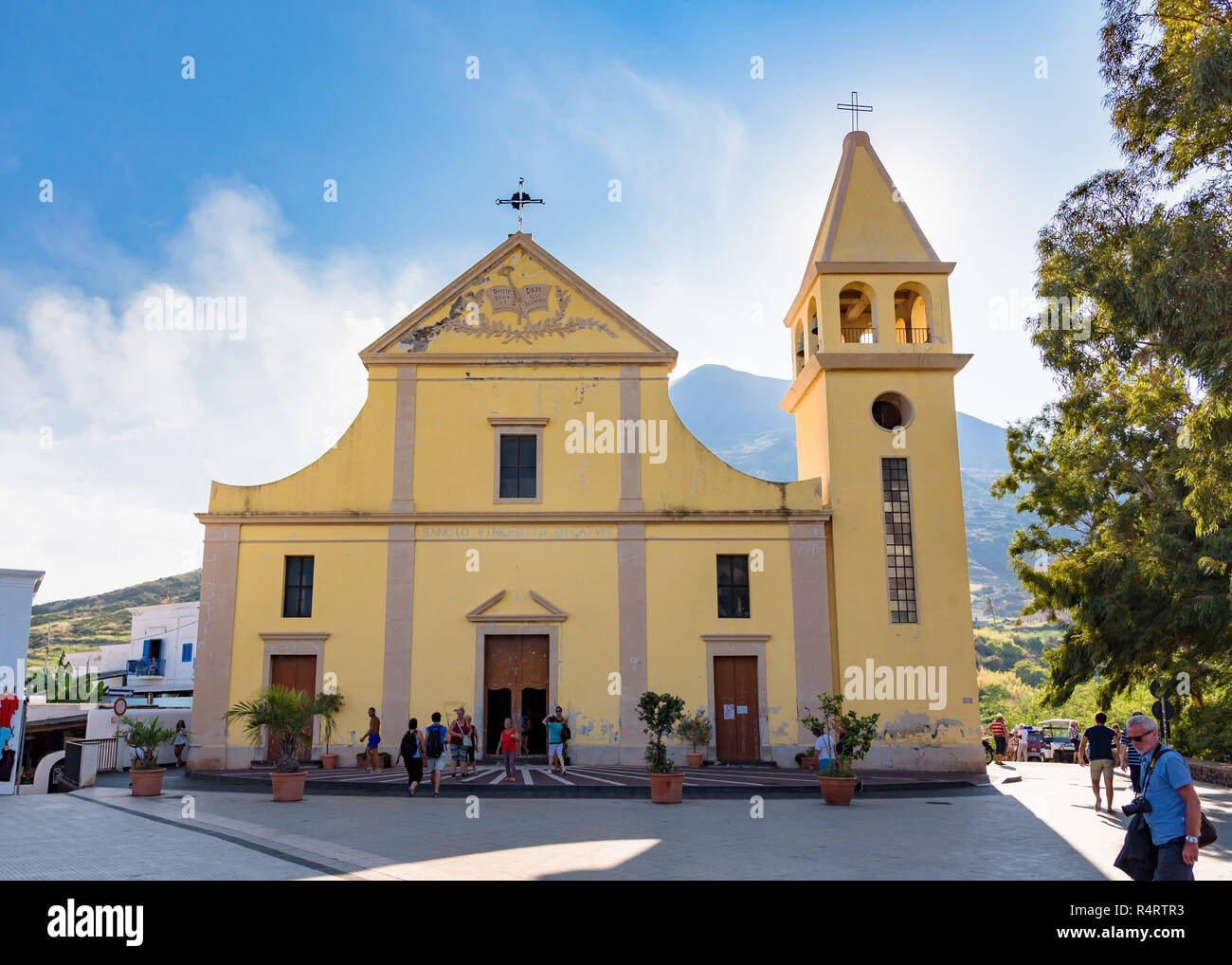 Stromboli village hi-res stock photography and images - Alamy