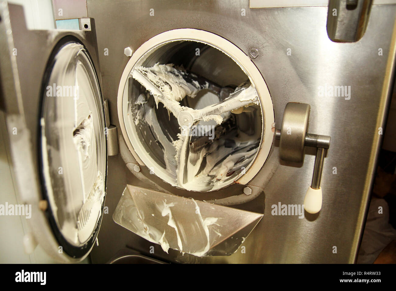 Professional ice cream maker hi-res stock photography and images - Alamy