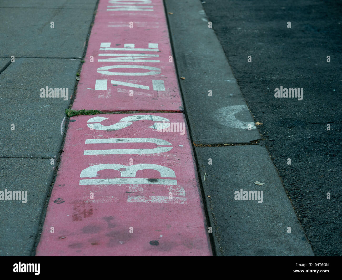 Tow bus hi-res stock photography and images - Alamy