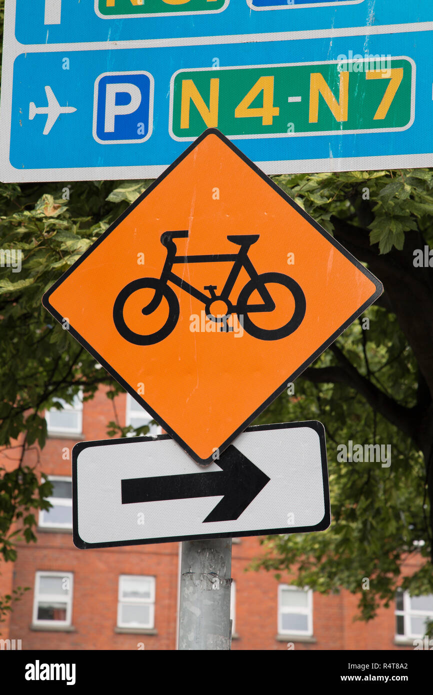 Cycle Lane Sign, Dublin, Ireland Stock Photo - Alamy