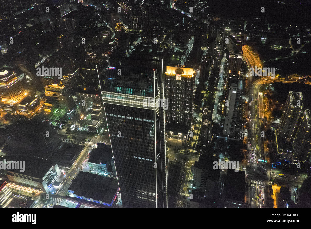 Night,view,from,top,of,observatory,tower,at,Taipei 101 Tower,Taipei ...