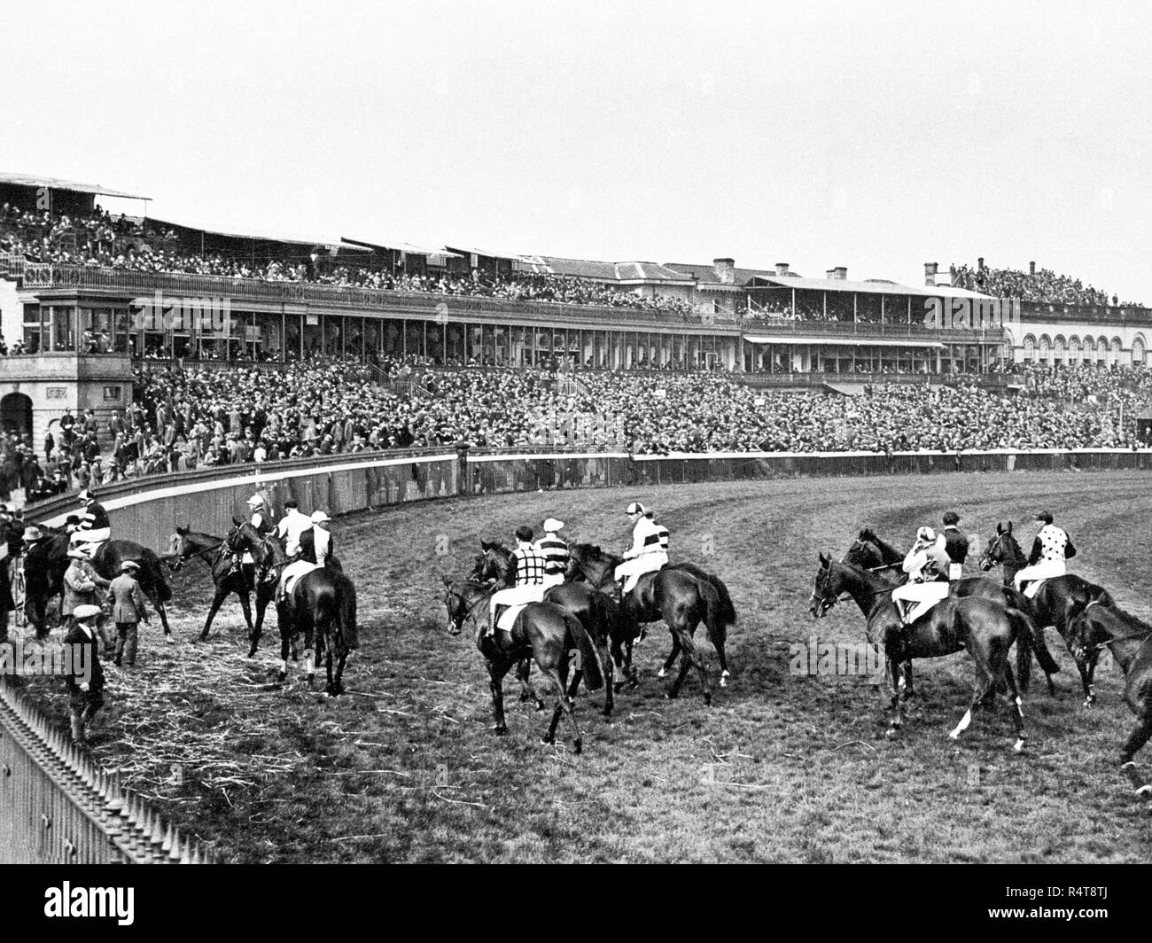 Doncaster racecourse hi-res stock photography and images - Alamy