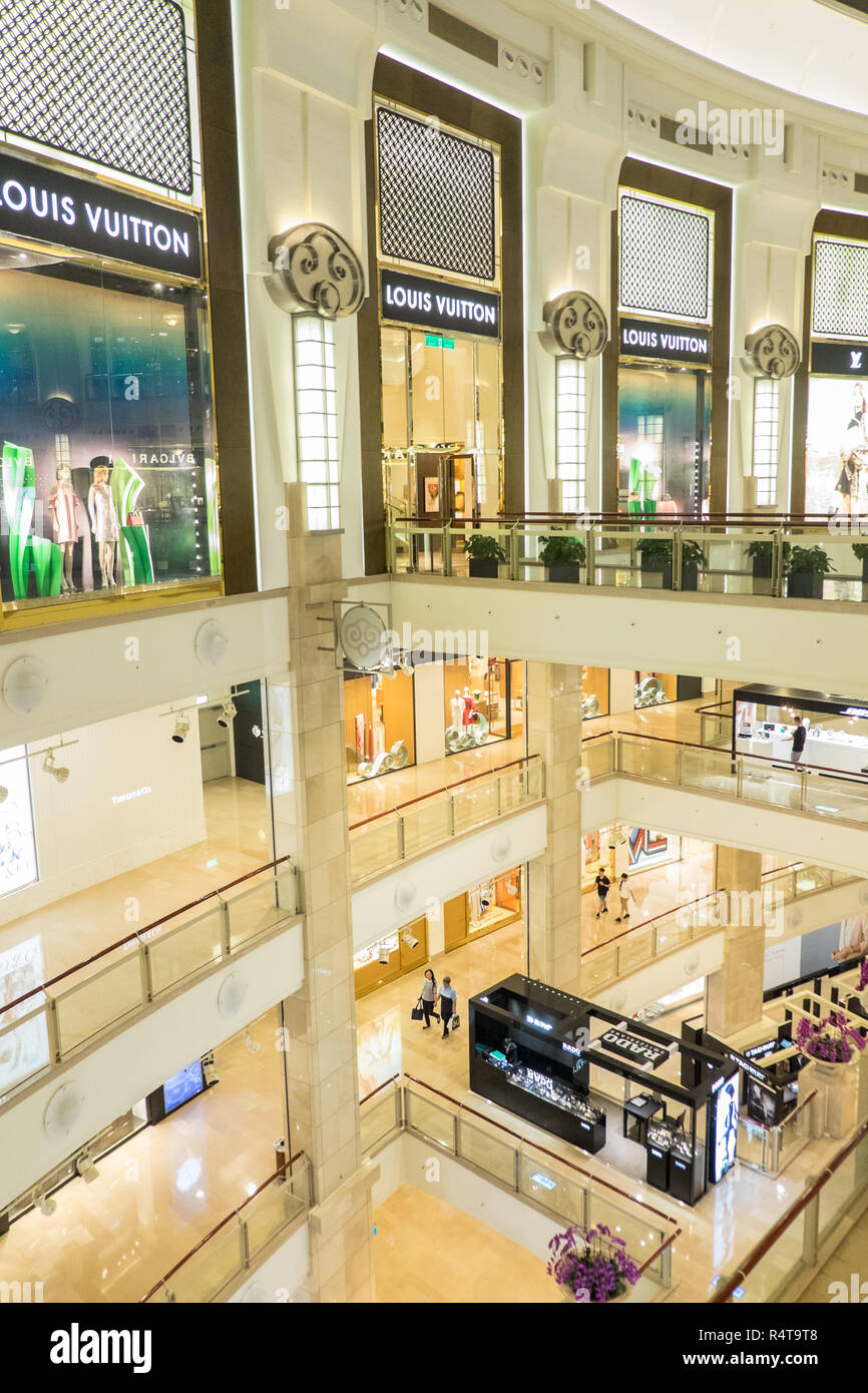 Shopping,mall,centre,within,tall,Taipei 101 Tower,skyscraper,Taipei ...