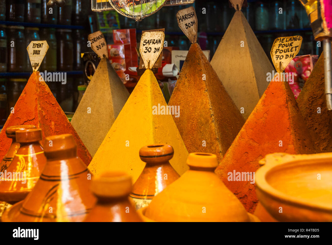 Morocco spice pyramid hi-res stock photography and images - Alamy