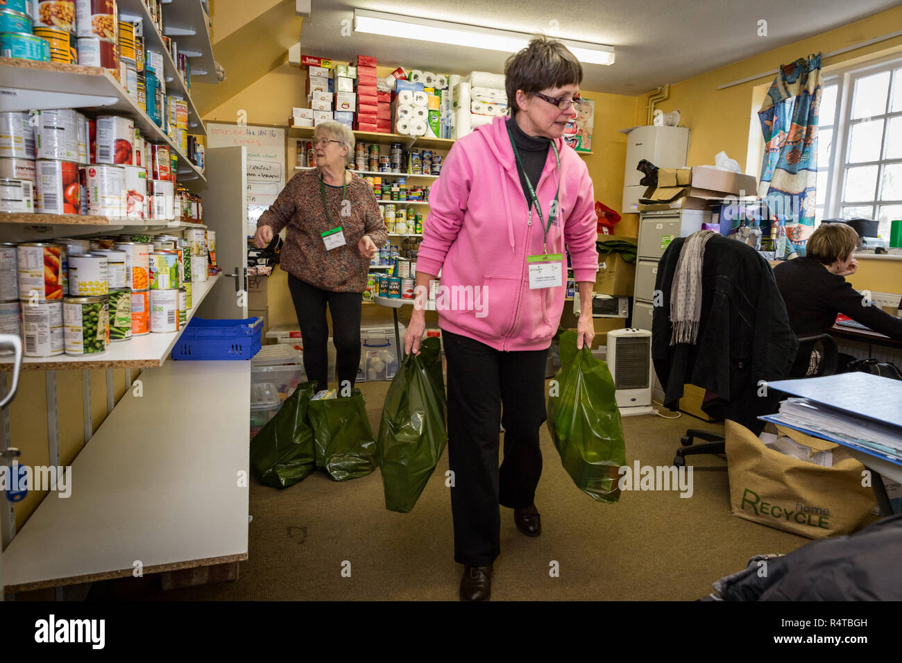 Family poverty england hi-res stock photography and images - Alamy