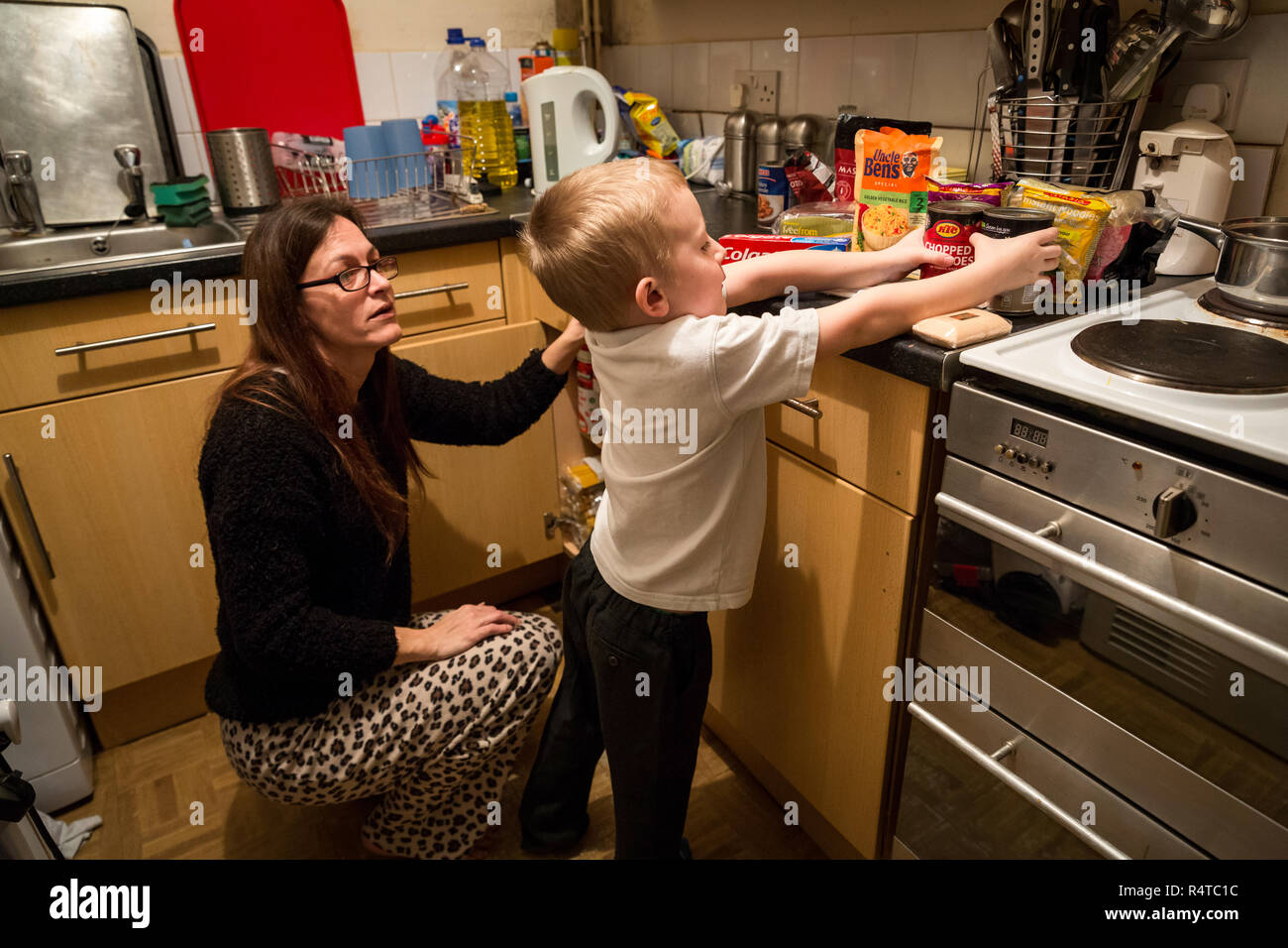 Arnold food bank daybrook baptist church hi-res stock photography and ...