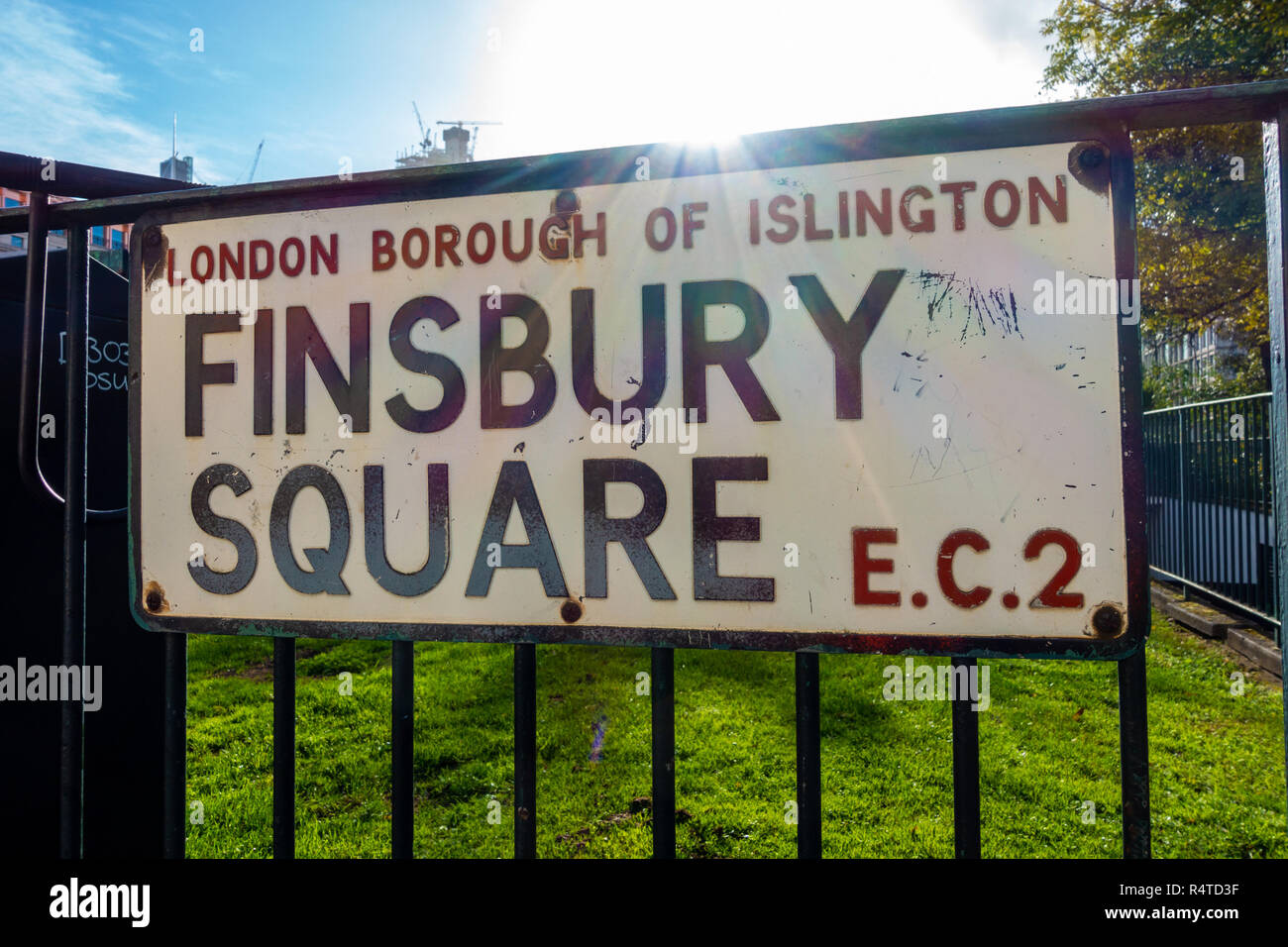 London borough of islington sign hi-res stock photography and images ...