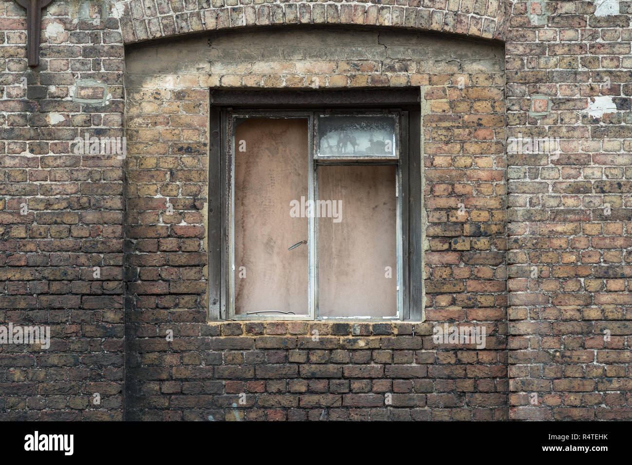 Boarded up window hi-res stock photography and images - Alamy