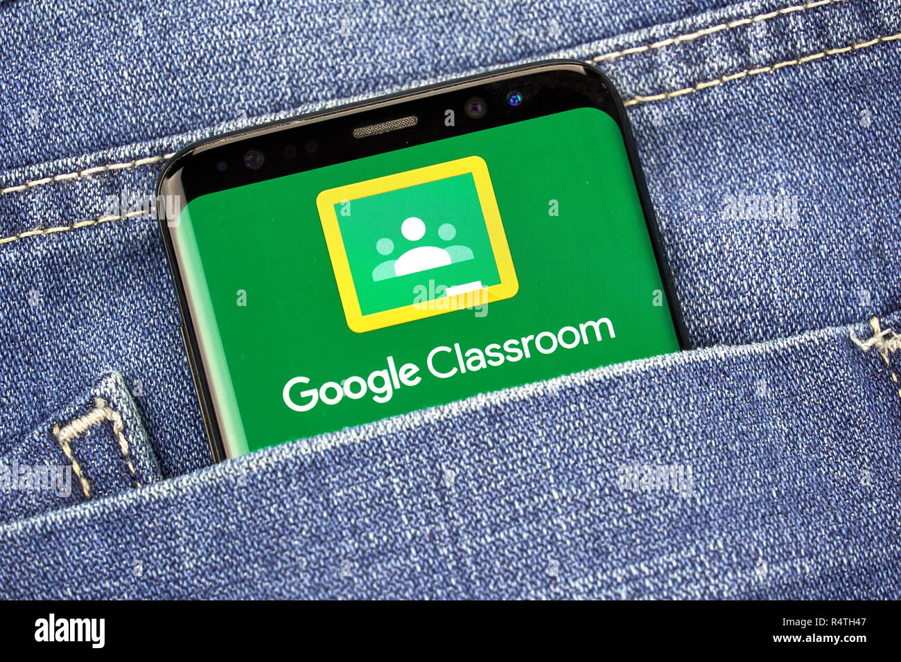 Google classroom screen hi-res stock photography and images - Alamy