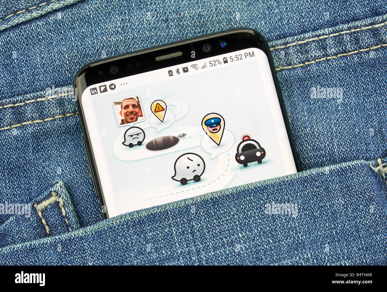 Waze logo hi-res stock photography and images - Alamy