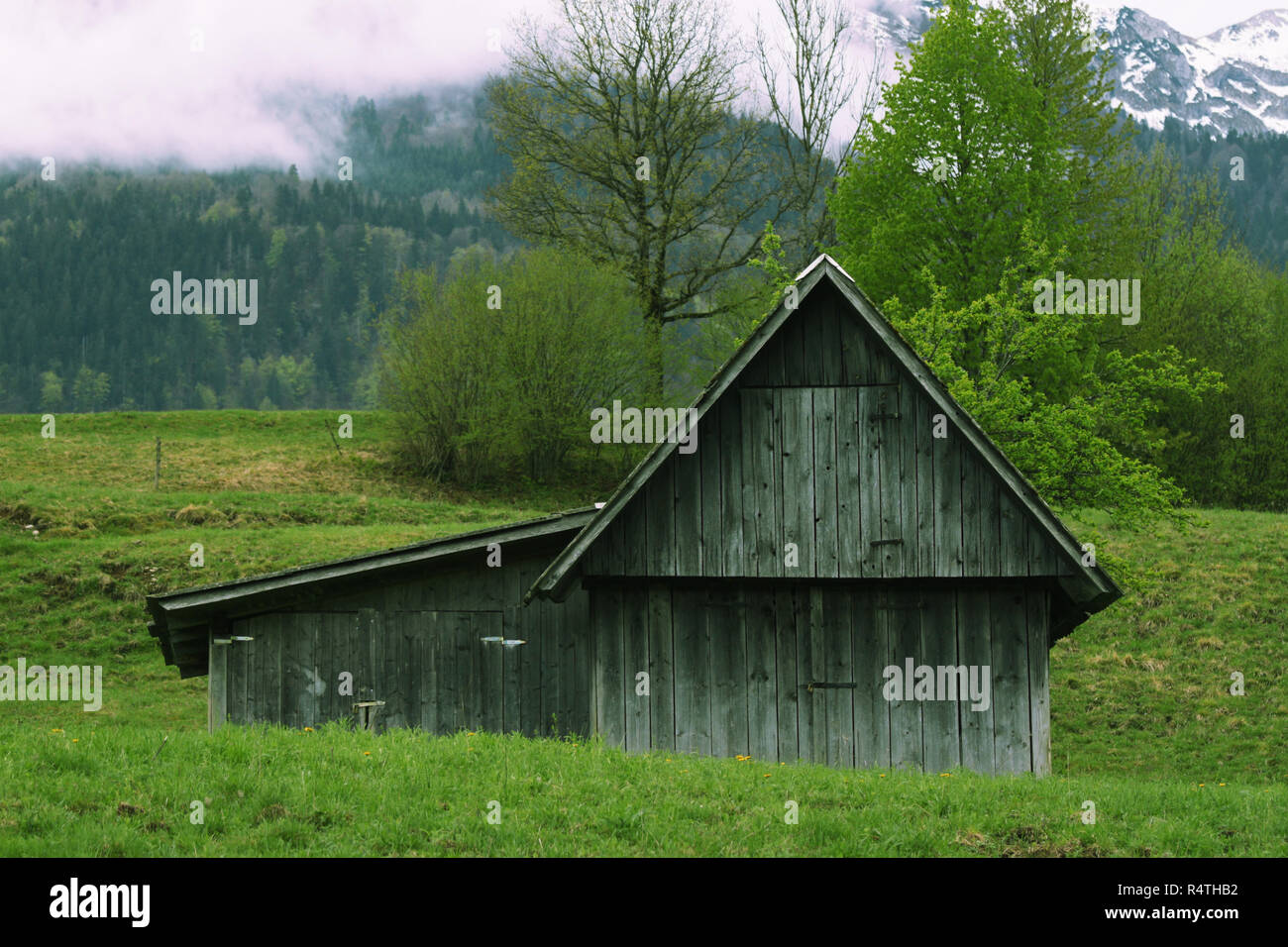 Shepherd house in mountains Stock Photo - Alamy