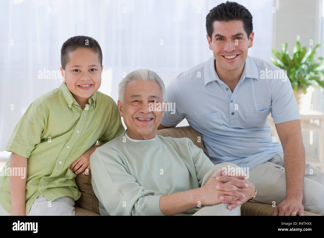 Group picture three generations family hi-res stock photography and ...