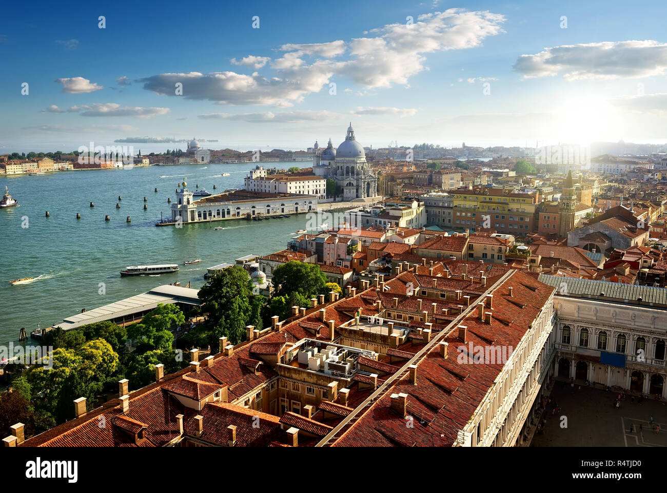 Venice streets above hi-res stock photography and images - Alamy