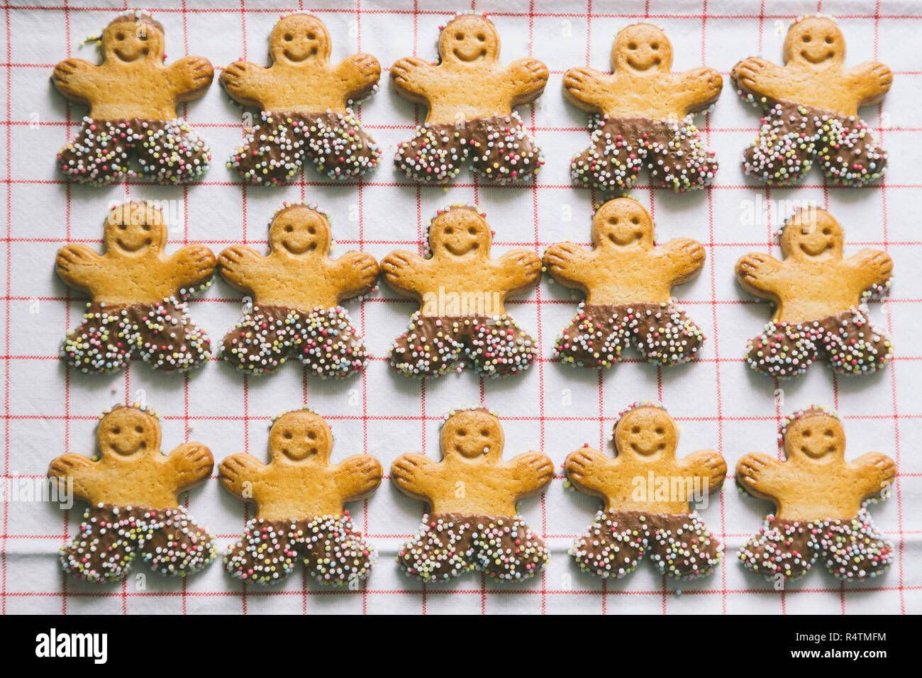Large gingerbread man hi-res stock photography and images - Alamy