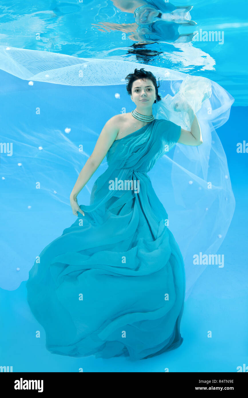 Poses long hi-res stock photography and images - Alamy