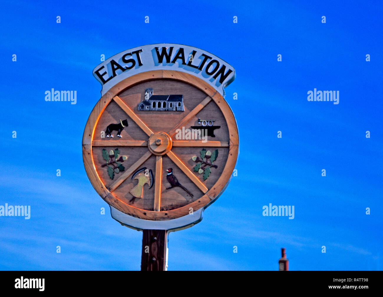 Village sign norfolk uk hi-res stock photography and images - Alamy