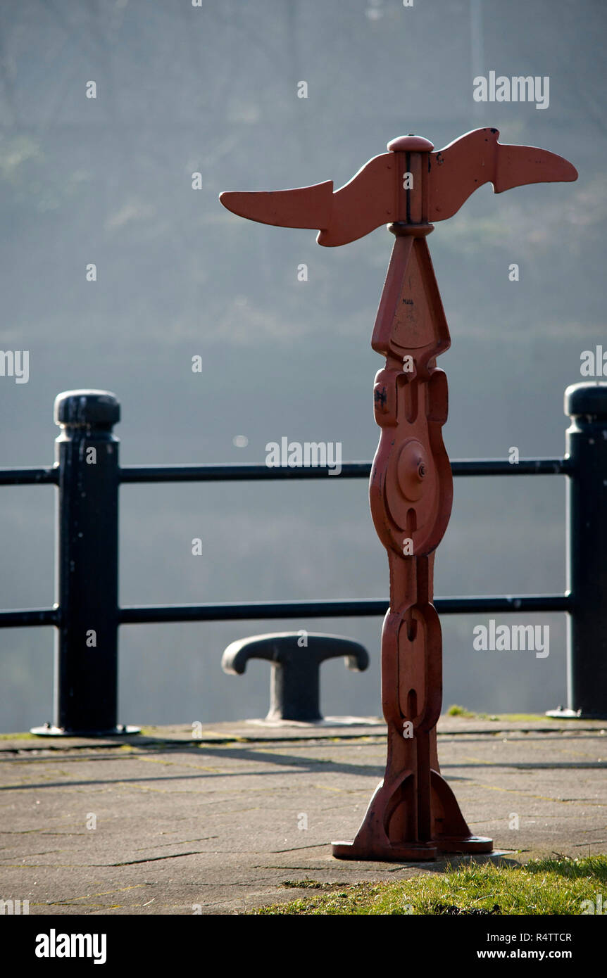 Hadrian’s Way Cycle Path signpost, Mariners Wharf, Newcastle Quayside ...