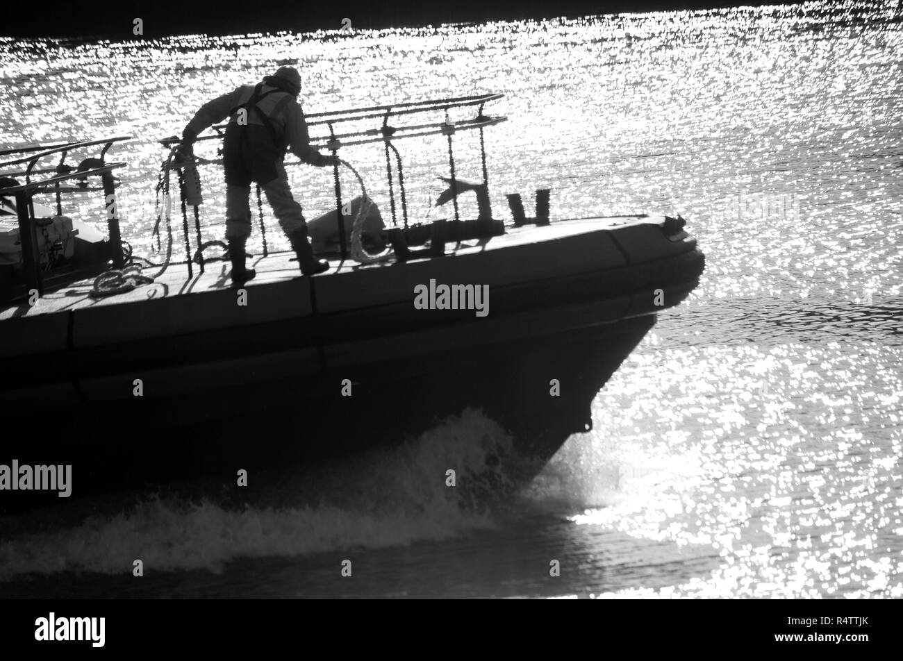 Preparing mooring ropes on River Tyne pilot launch Stock Photo - Alamy
