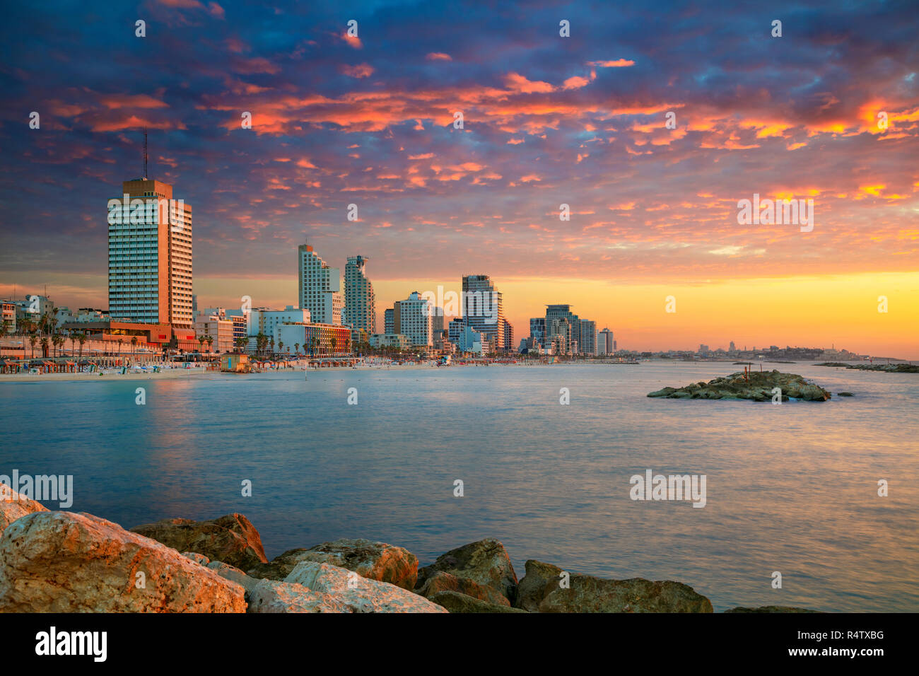 Israel tel aviv downtown skyline hi-res stock photography and images ...