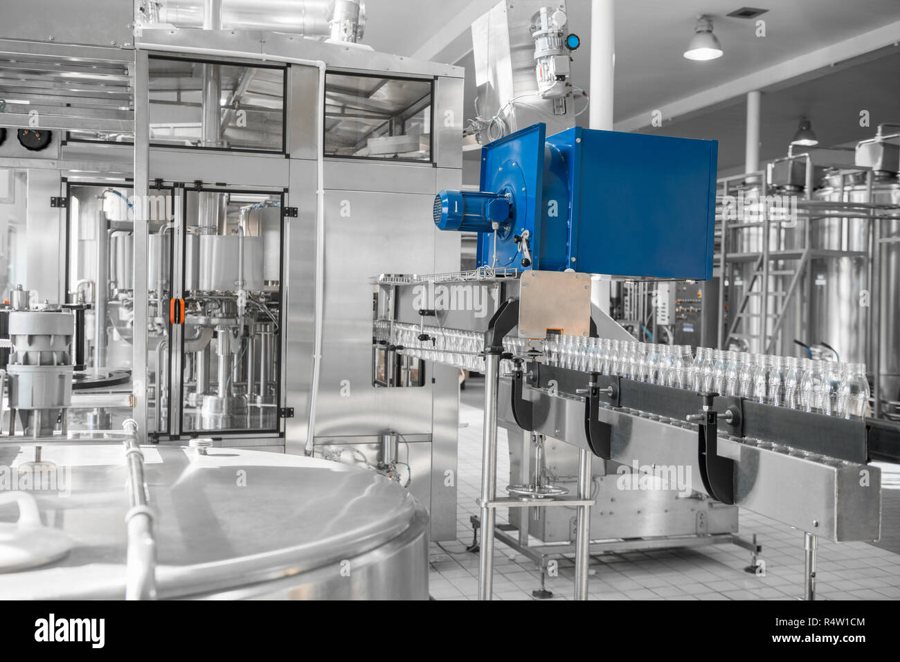 Empty manufacturing plant hi-res stock photography and images - Alamy