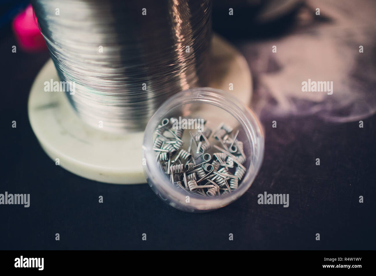 Vaping wire coil hi-res stock photography and images - Alamy