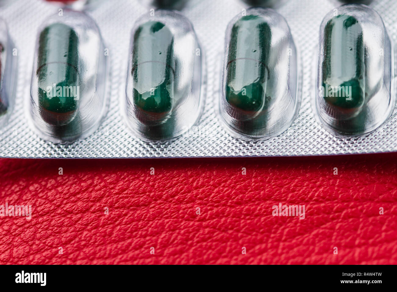 pill and capsule of antibiotics in blister packaging Stock Photo - Alamy